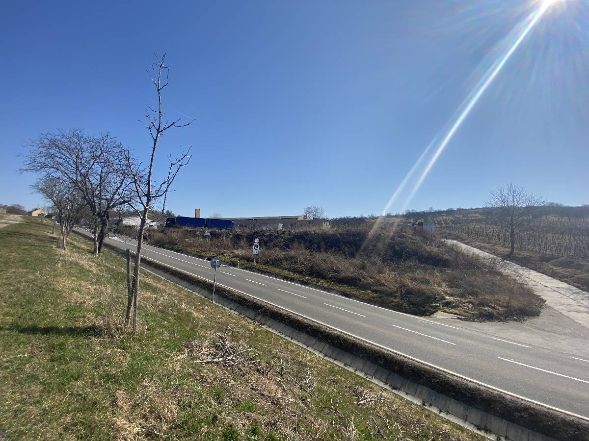 Prodej souboru pozemků o CP 5838 m2 z majetku dl. KOMISTAVO, obec Zaječí, okres Břeclav ...