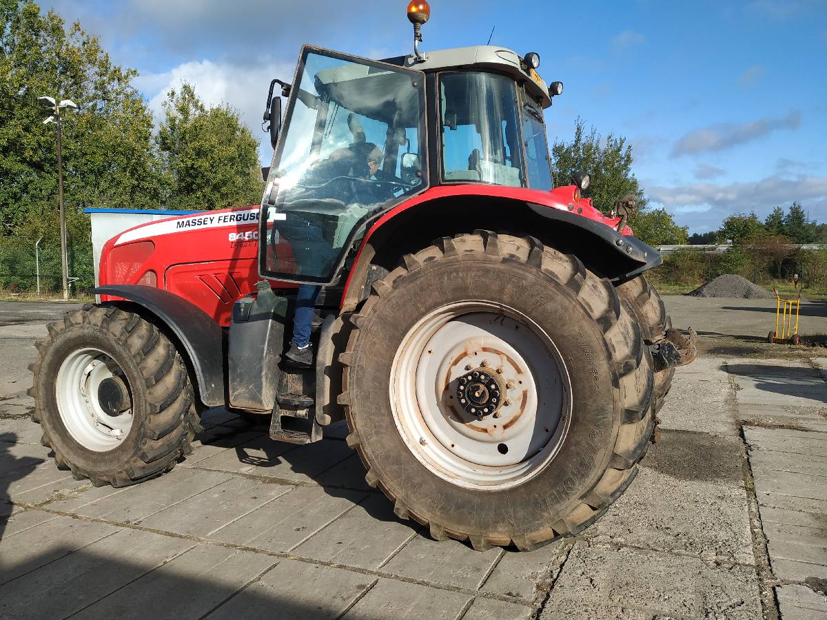 Traktor Massey Ferguson 8450 Dyna-VT, r.v. 2008, 7521 MTH, stk do 2024 ...